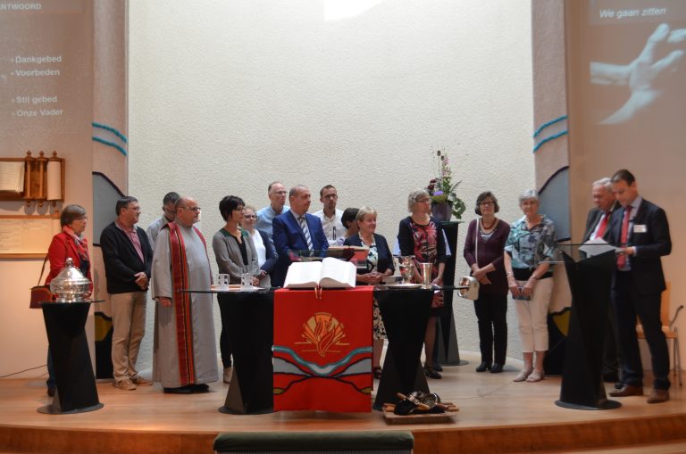 Predikant & Kerkenraad – Huis Bij De Bron